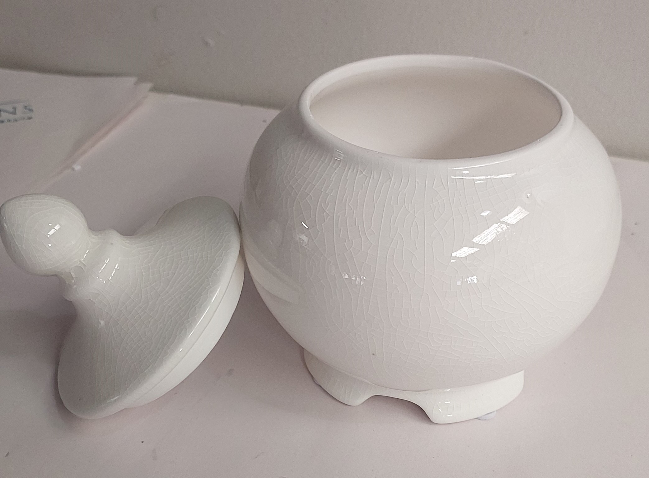 White temple urn | Elegant Urns